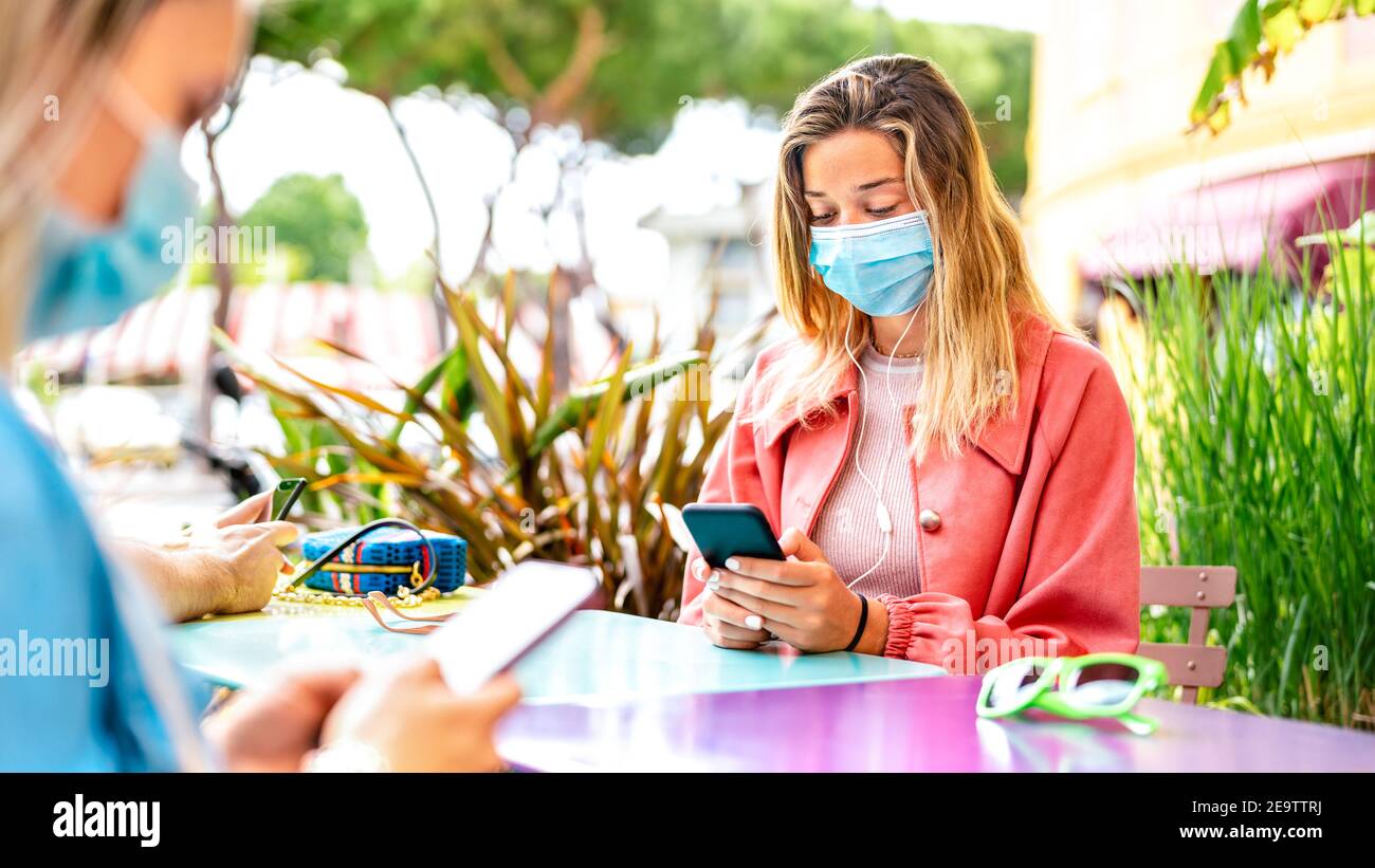 Phone tracing hi-res stock photography and images - Alamy