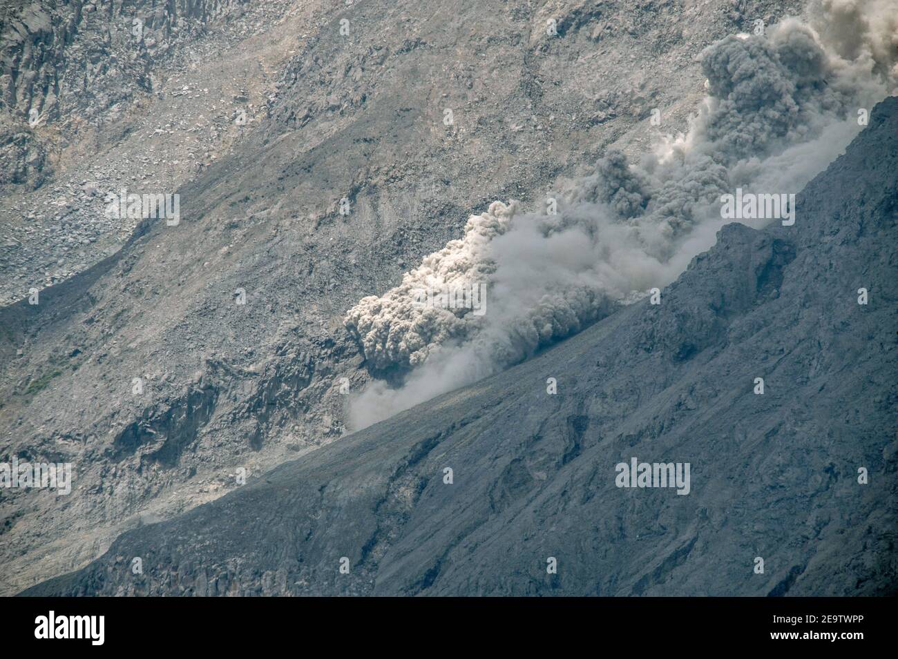 Karo, North Sumatra province, Indonesia. 6th Feb 2021. Sinabung volcano ...