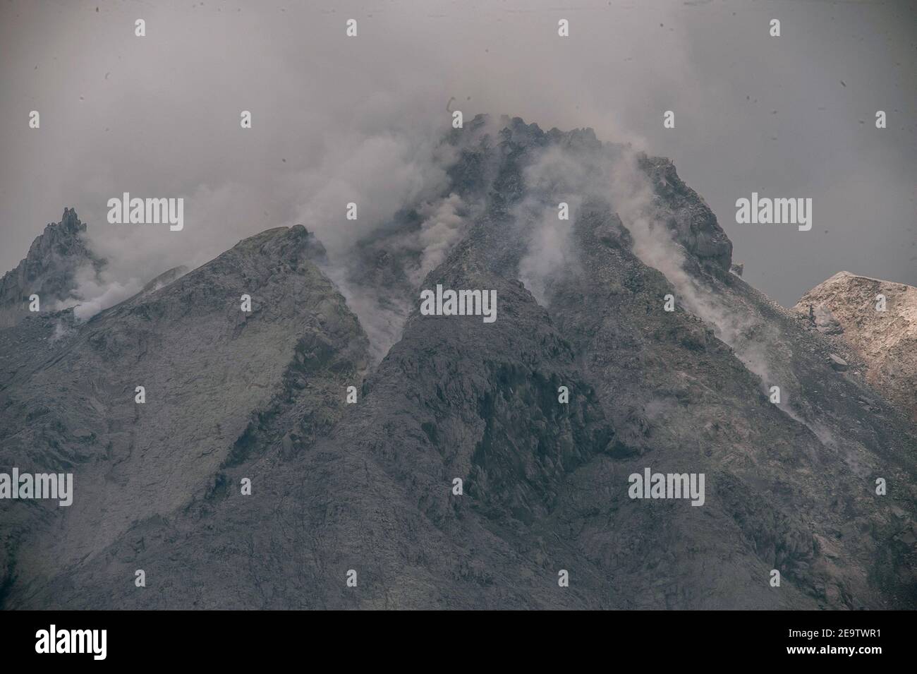 Karo, North Sumatra province, Indonesia. 6th Feb 2021. Sinabung volcano ...