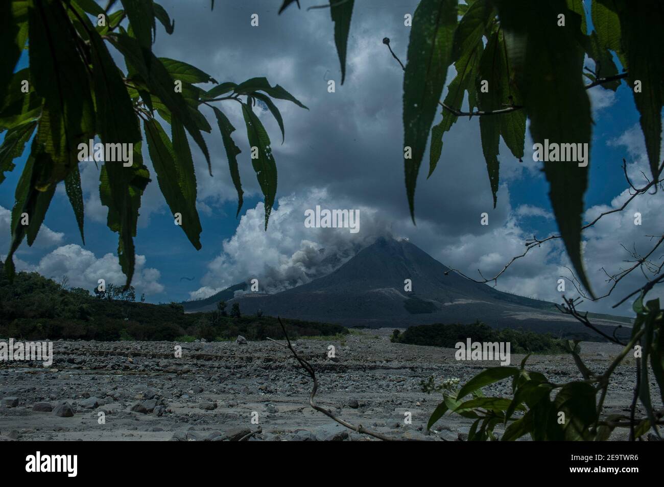 Karo, North Sumatra province, Indonesia. 6th Feb 2021. Sinabung volcano ...