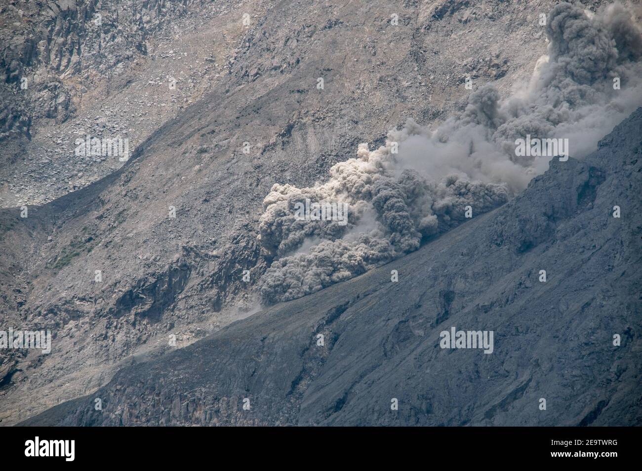 Karo, North Sumatra province, Indonesia. 6th Feb 2021. Sinabung volcano ...