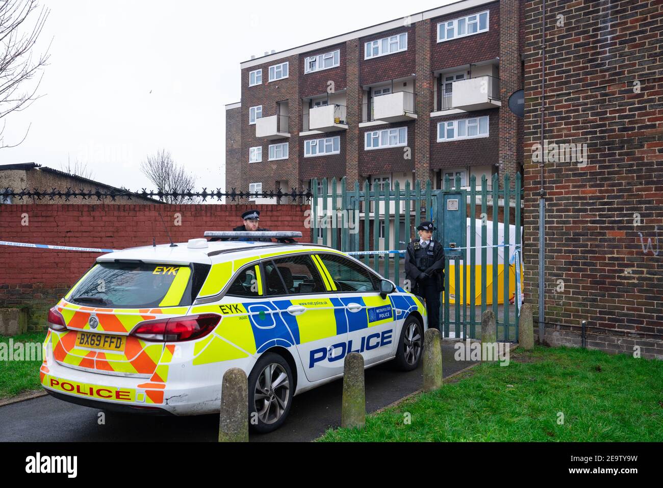 Police uk scene of crime flats hi-res stock photography and images - Alamy