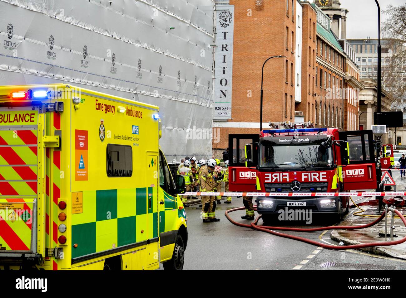 Rescue vehicles at scene hi-res stock photography and images - Alamy