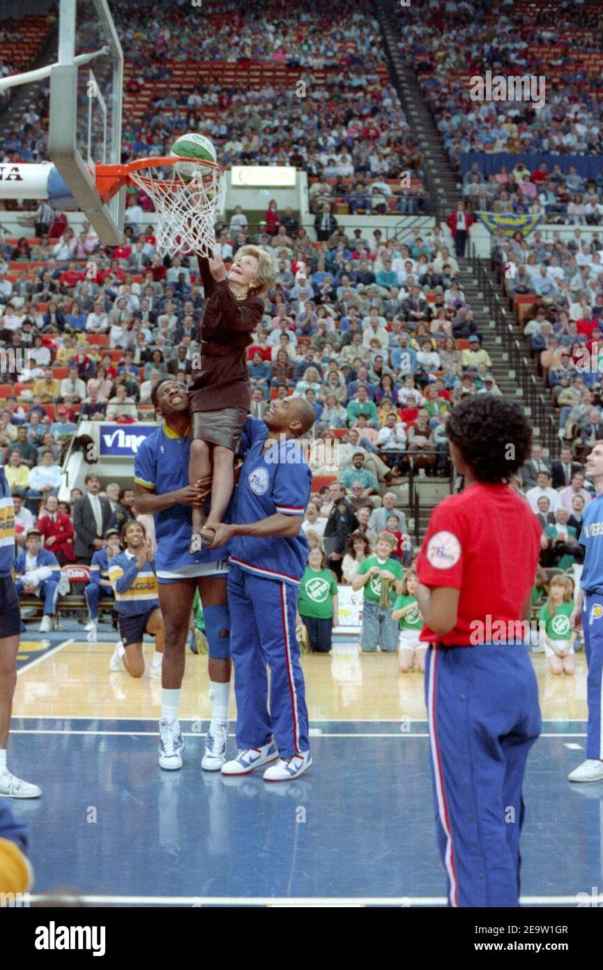 Charles barkley hi-res stock photography and images - Alamy