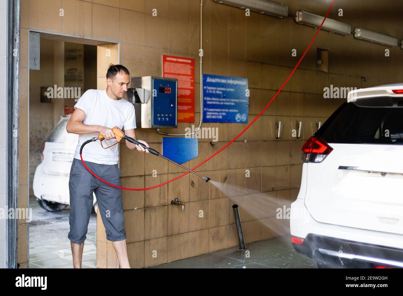 Spalshing water hi-res stock photography and images - Alamy