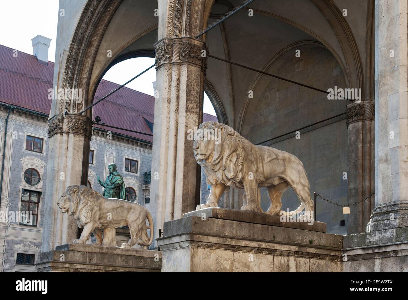 History sculpture historical monuments art hi-res stock photography and ...