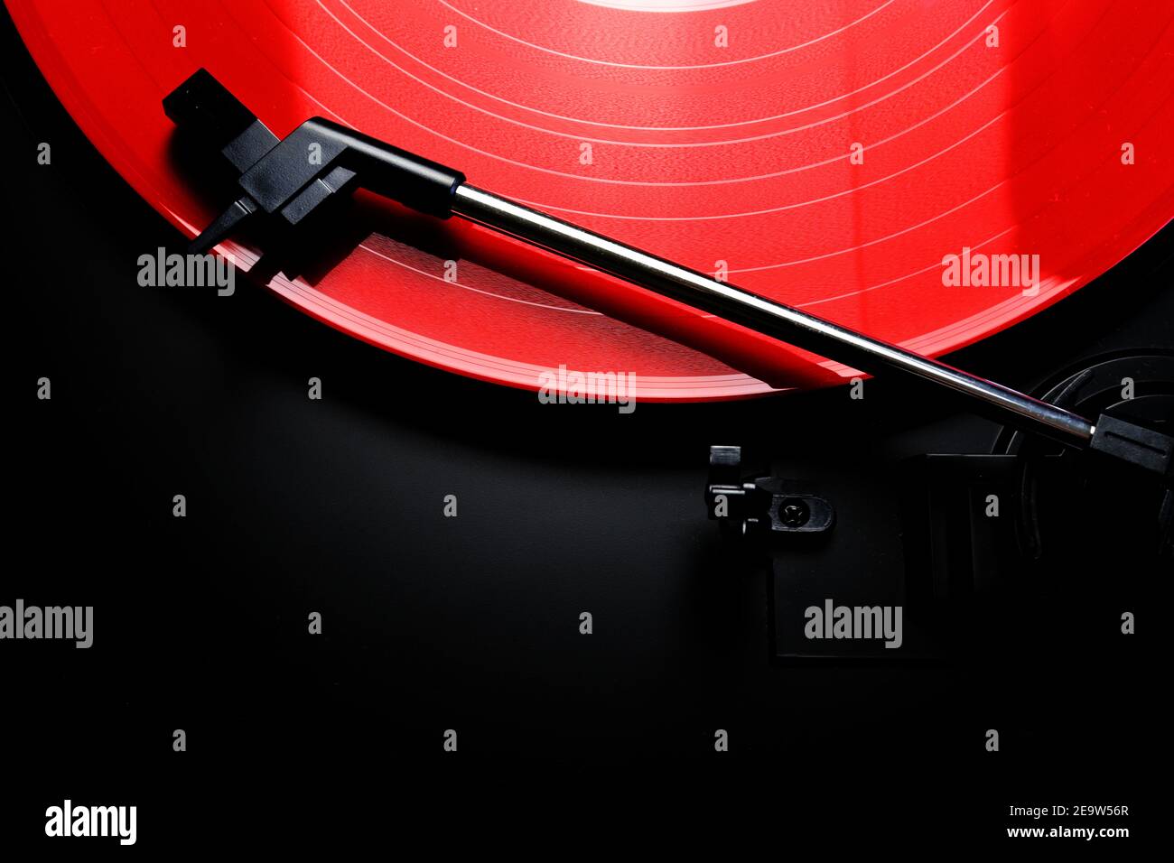 Old style vinyl record spinning hi-res stock photography and images - Alamy