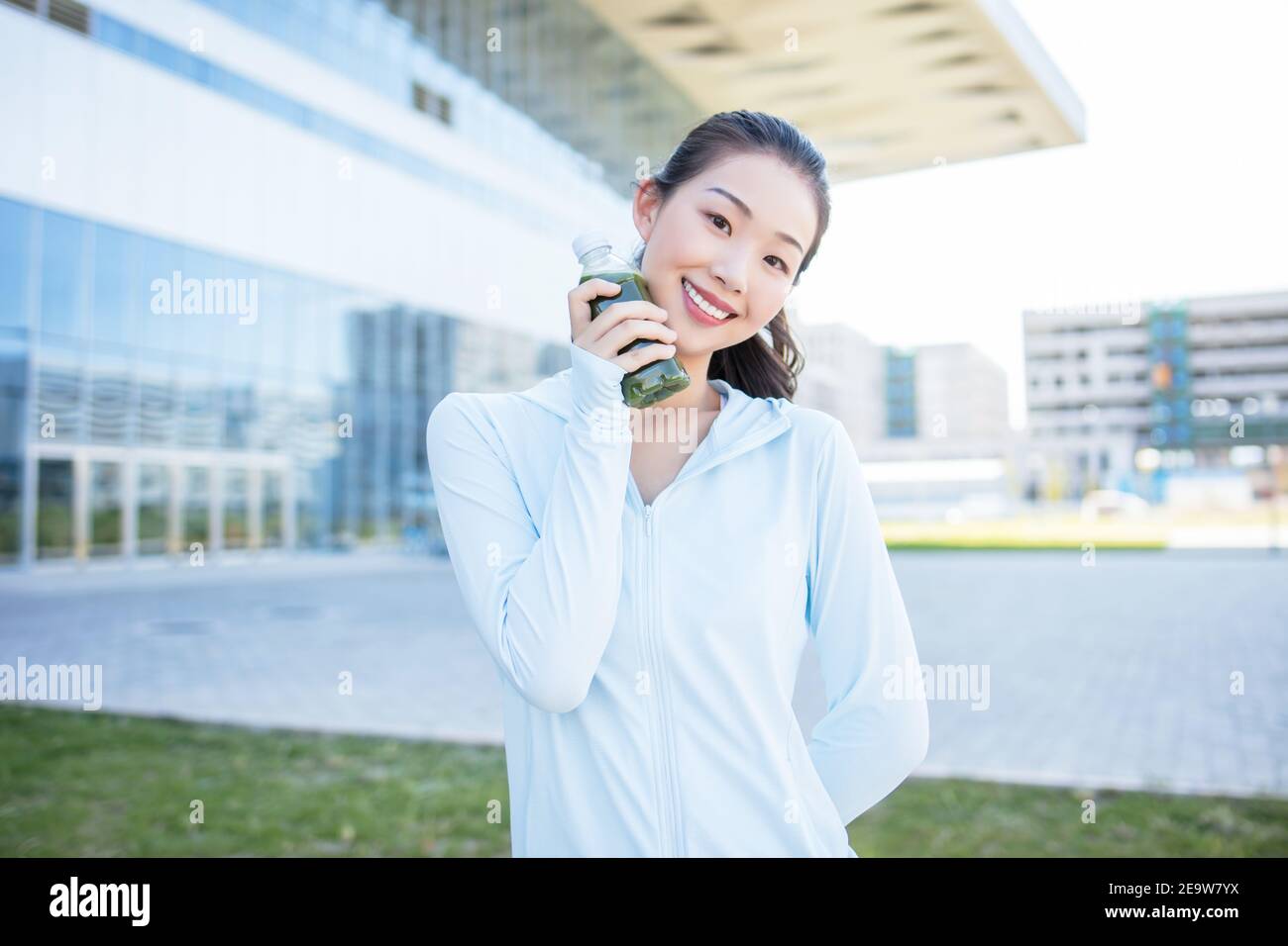 Thin physique hi-res stock photography and images - Alamy