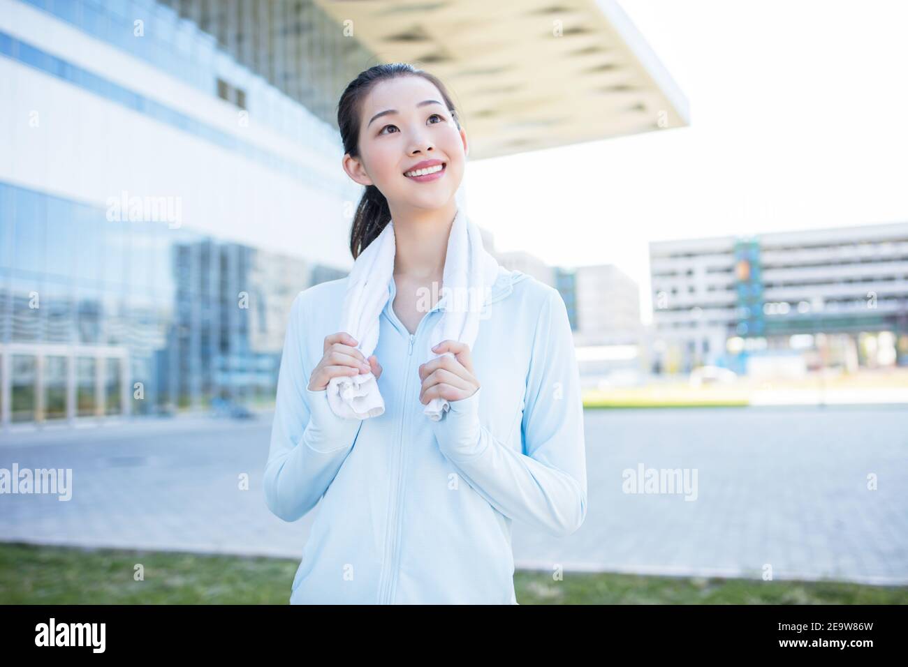 Thin physique hi-res stock photography and images - Alamy