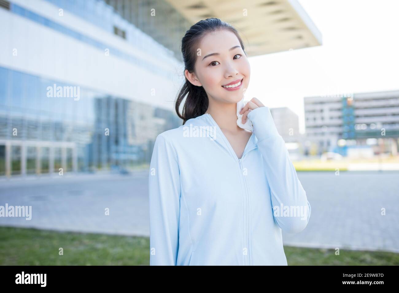 Womens physique hi-res stock photography and images - Alamy