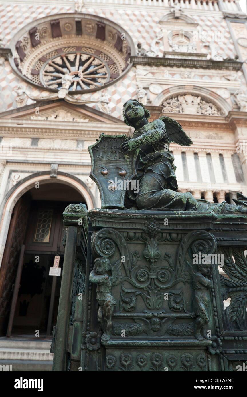 Colleoni coat of arms hi-res stock photography and images - Alamy