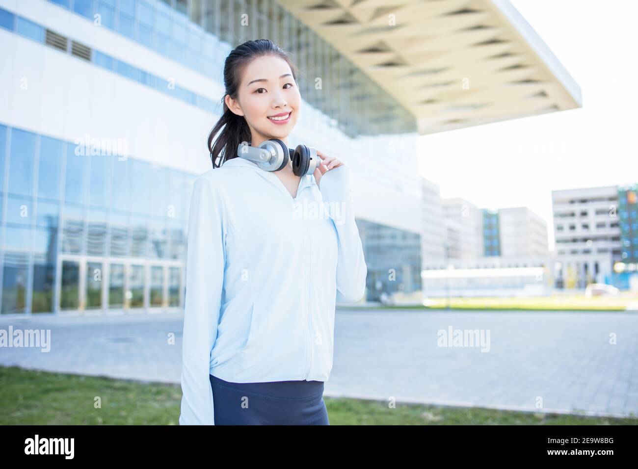 Thin physique hi-res stock photography and images - Alamy