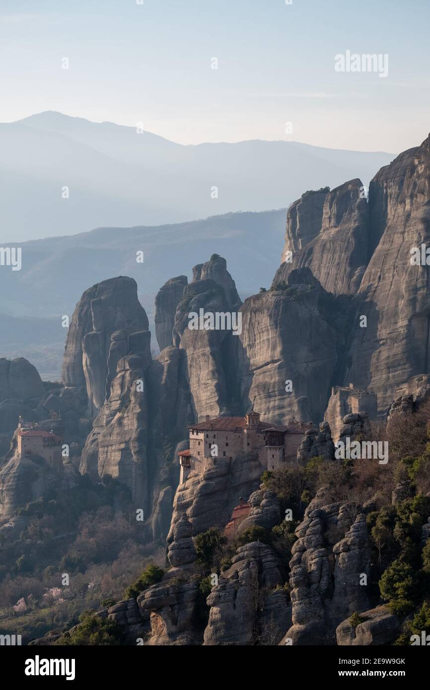 Meteora ( Μετέωρα ) UNESCO World Heritage site. Thessaly, Greece Stock ...