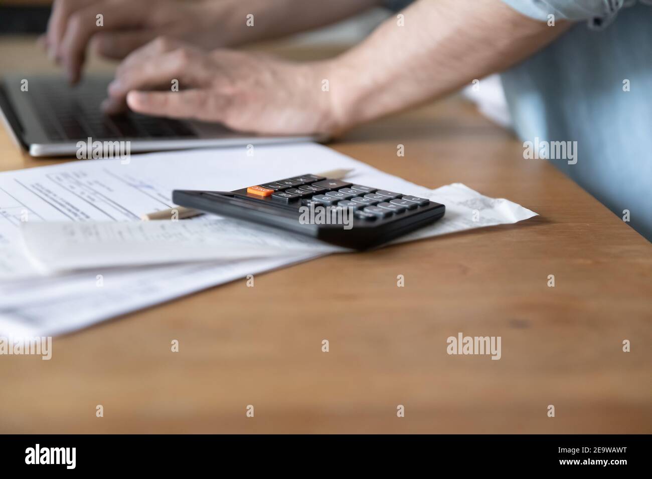 Invoices for utilities hi-res stock photography and images - Alamy
