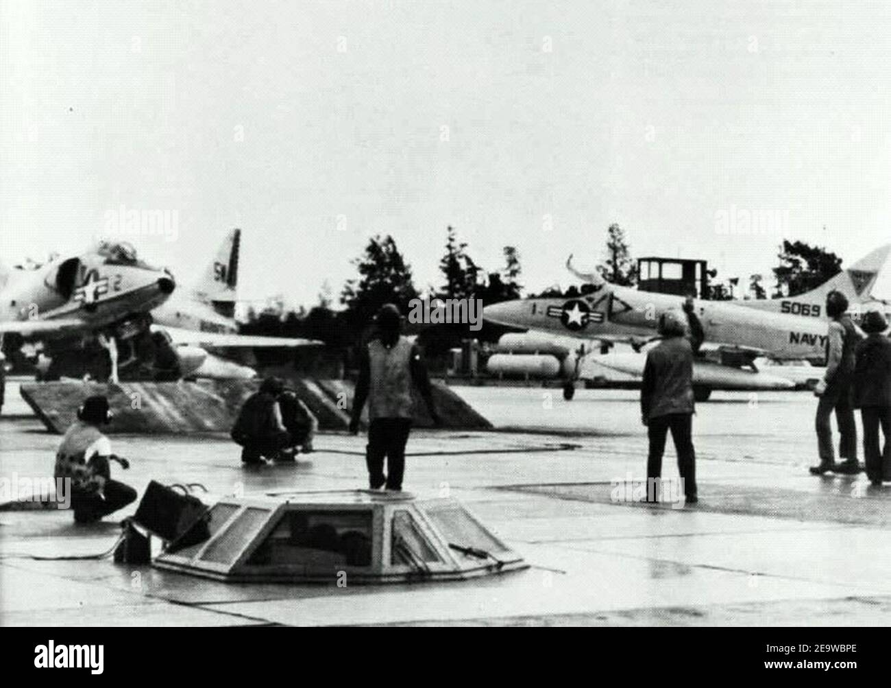 NAS Lakehurst cat launch A-4s NAN1-79 Stock Photo - Alamy