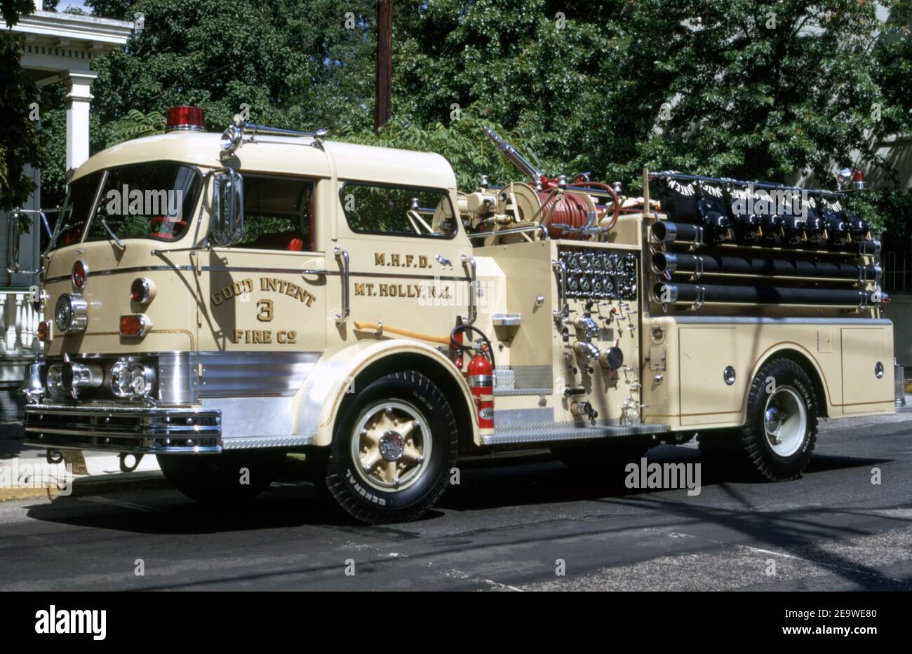 Mack c model pumper hi-res stock photography and images - Alamy
