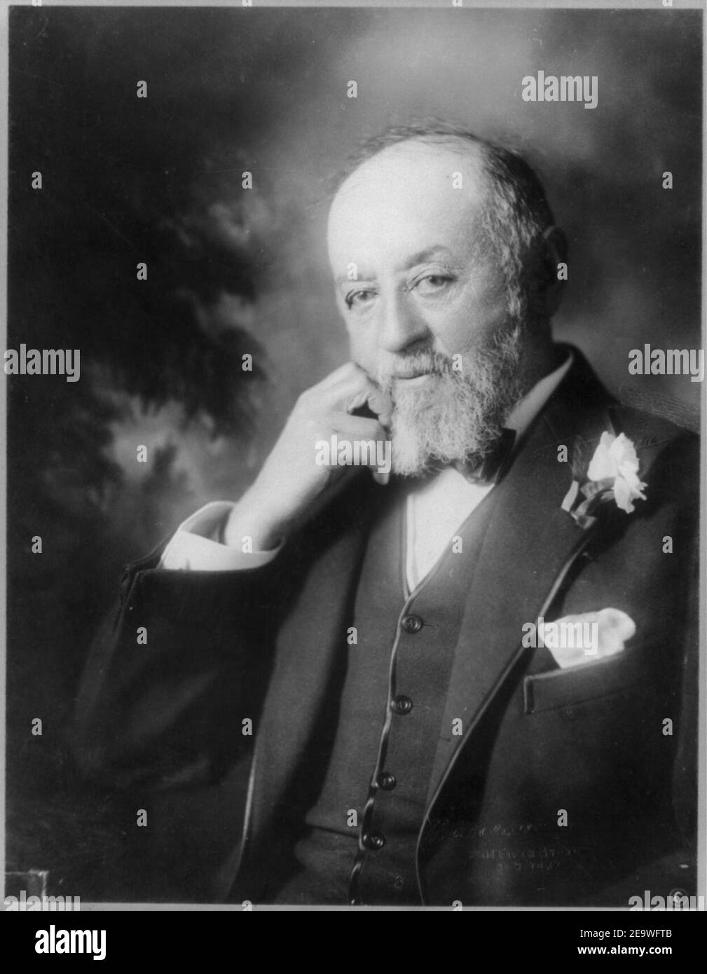 Nathan Straus, half-length portrait, facing left Stock Photo - Alamy