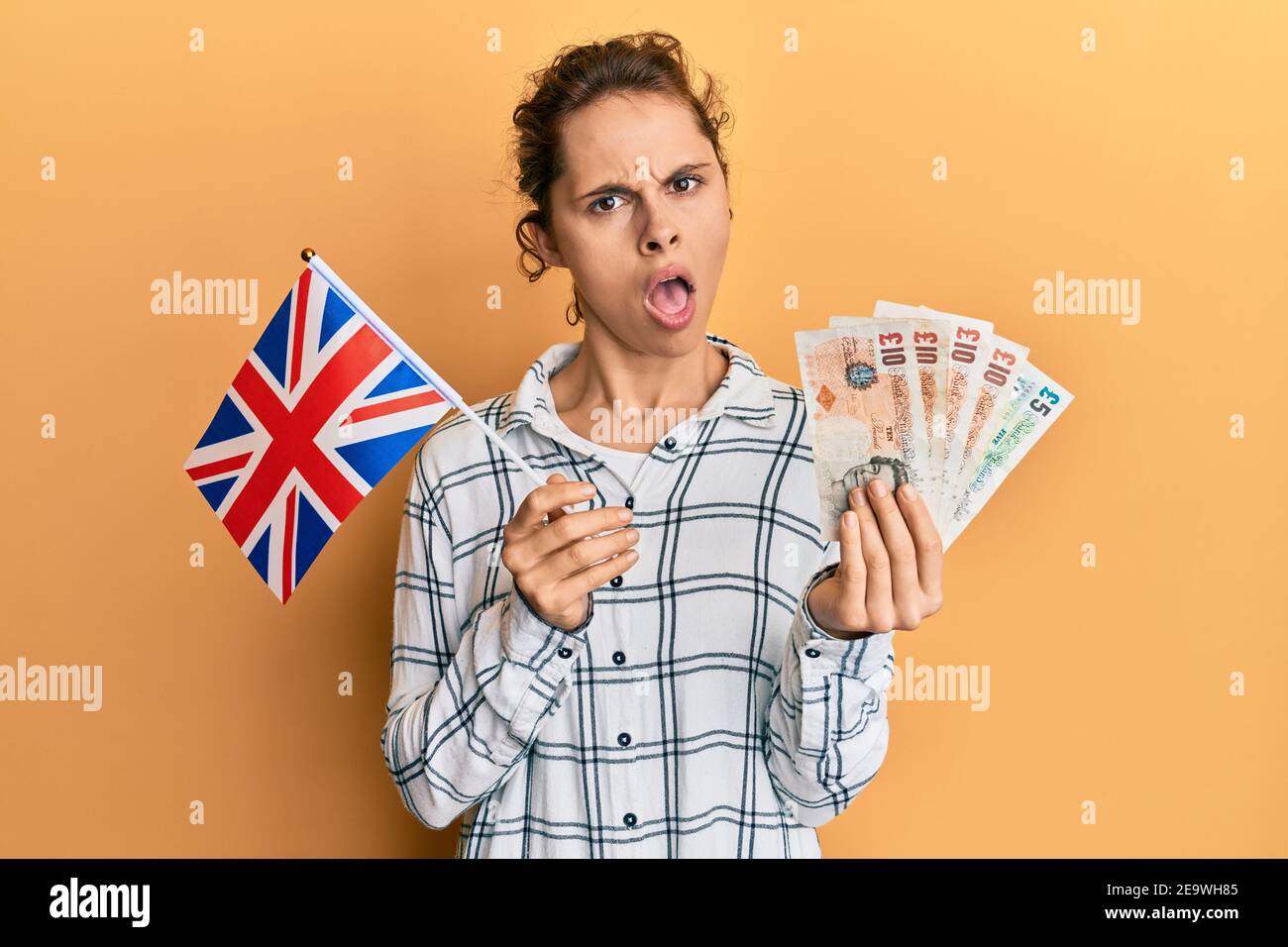 Pound symbol eyes hi-res stock photography and images - Alamy