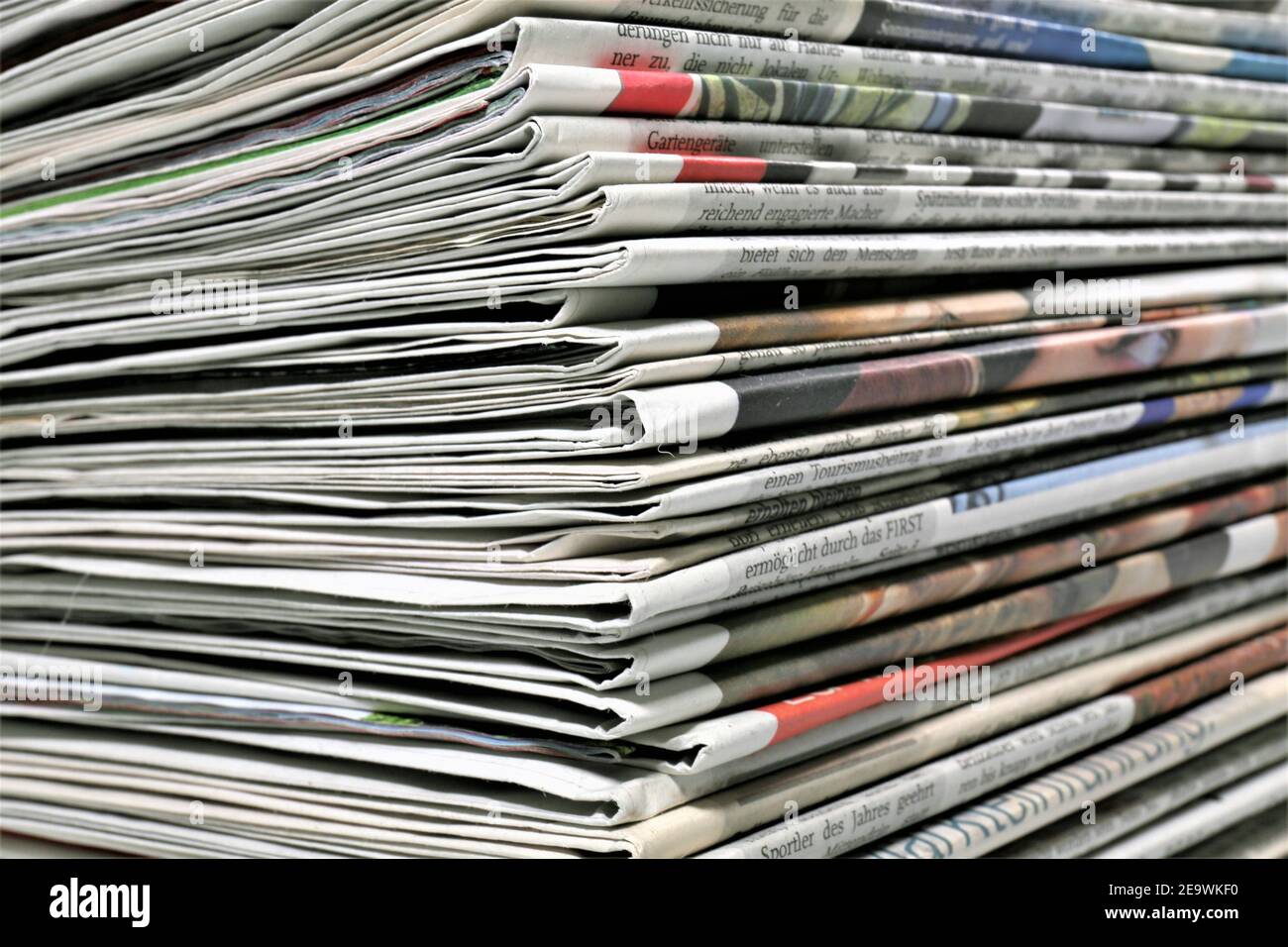 stack of newspapers Stock Photo - Alamy