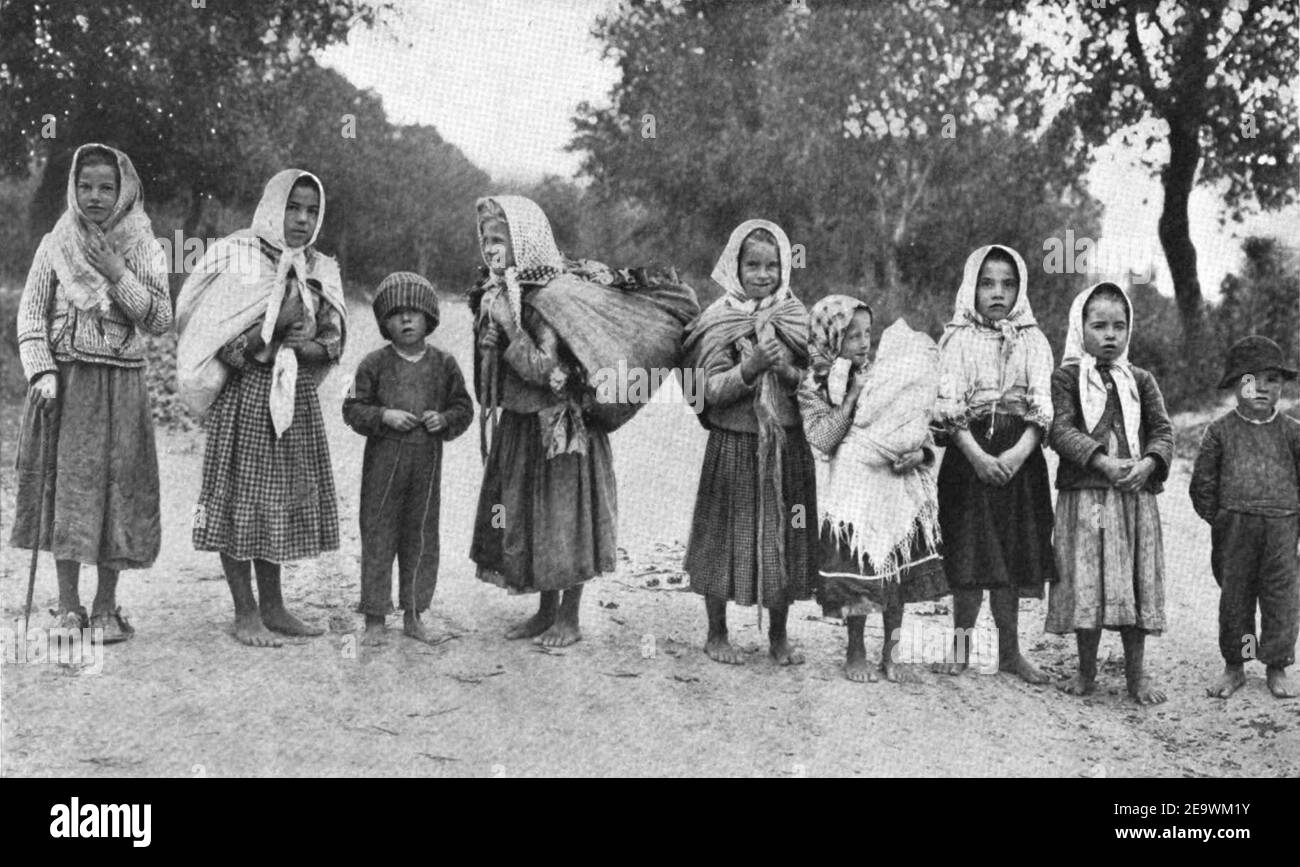 National Geographic, v31, Czech poor peasant children Stock Photo - Alamy