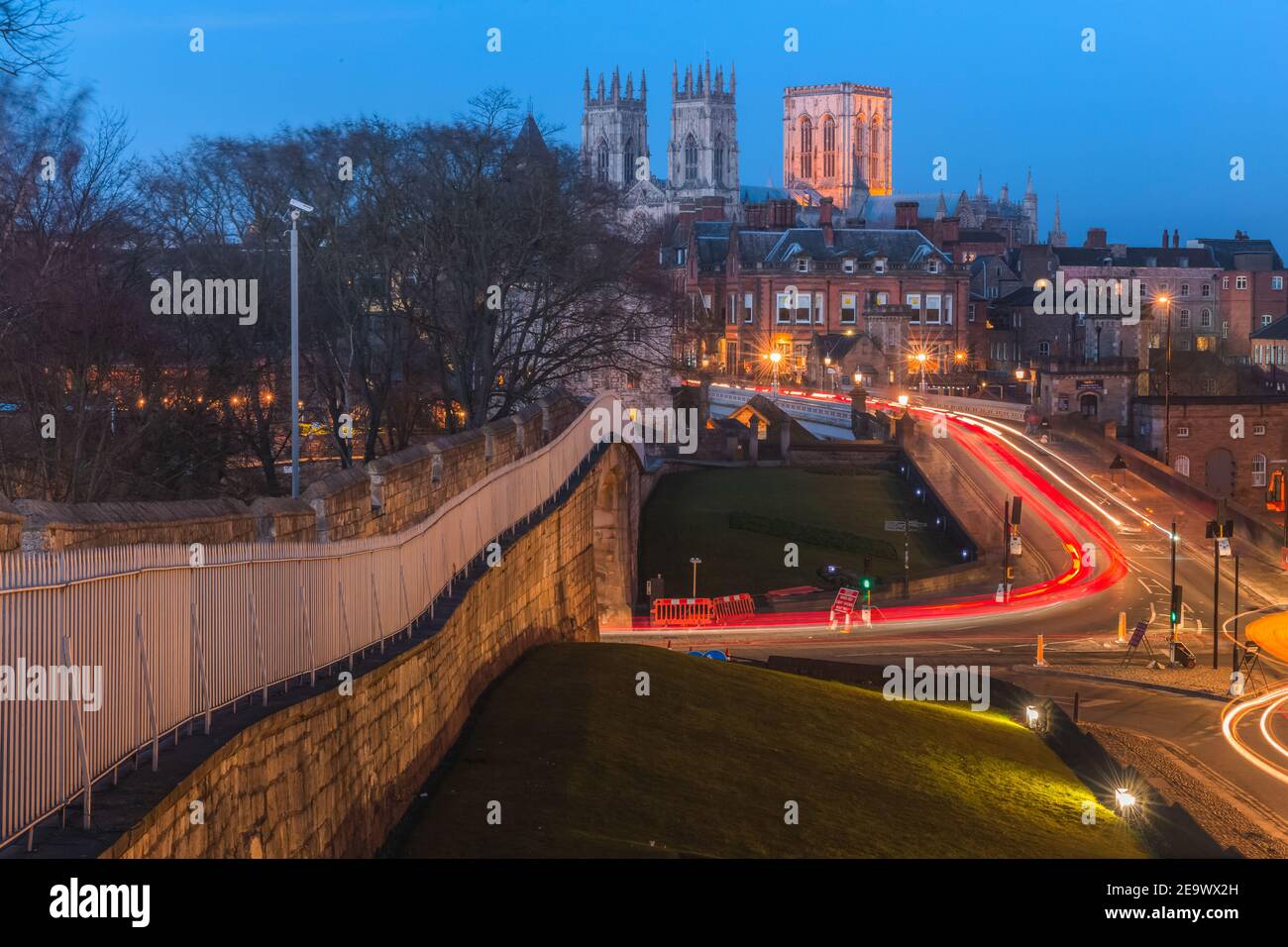York city walls at night hi-res stock photography and images - Alamy