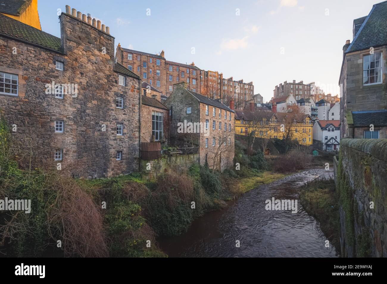 Traditional edinburgh tenement hi-res stock photography and images - Alamy