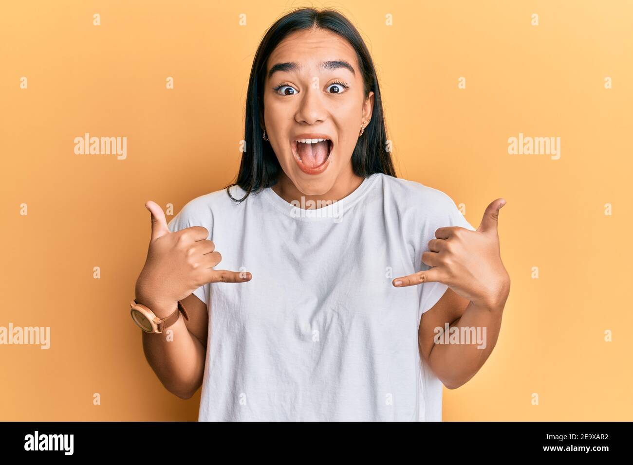 Young thai surfer hi-res stock photography and images - Alamy