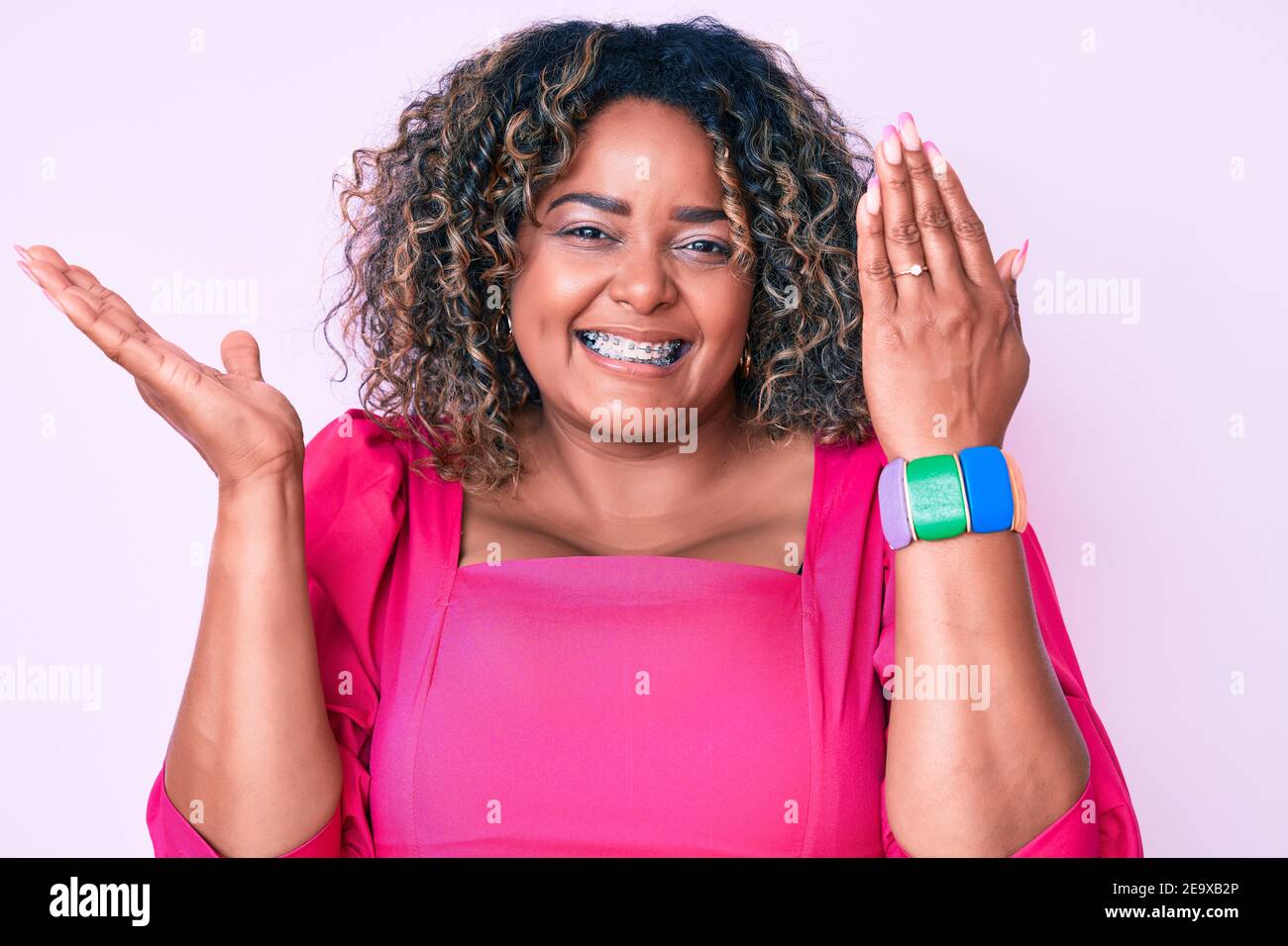 Woman engagement ring screaming hi-res stock photography and images - Alamy