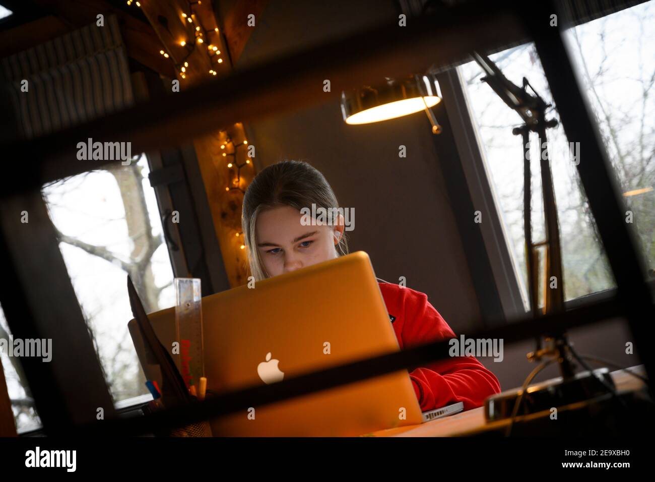 Home learning hi-res stock photography and images - Alamy