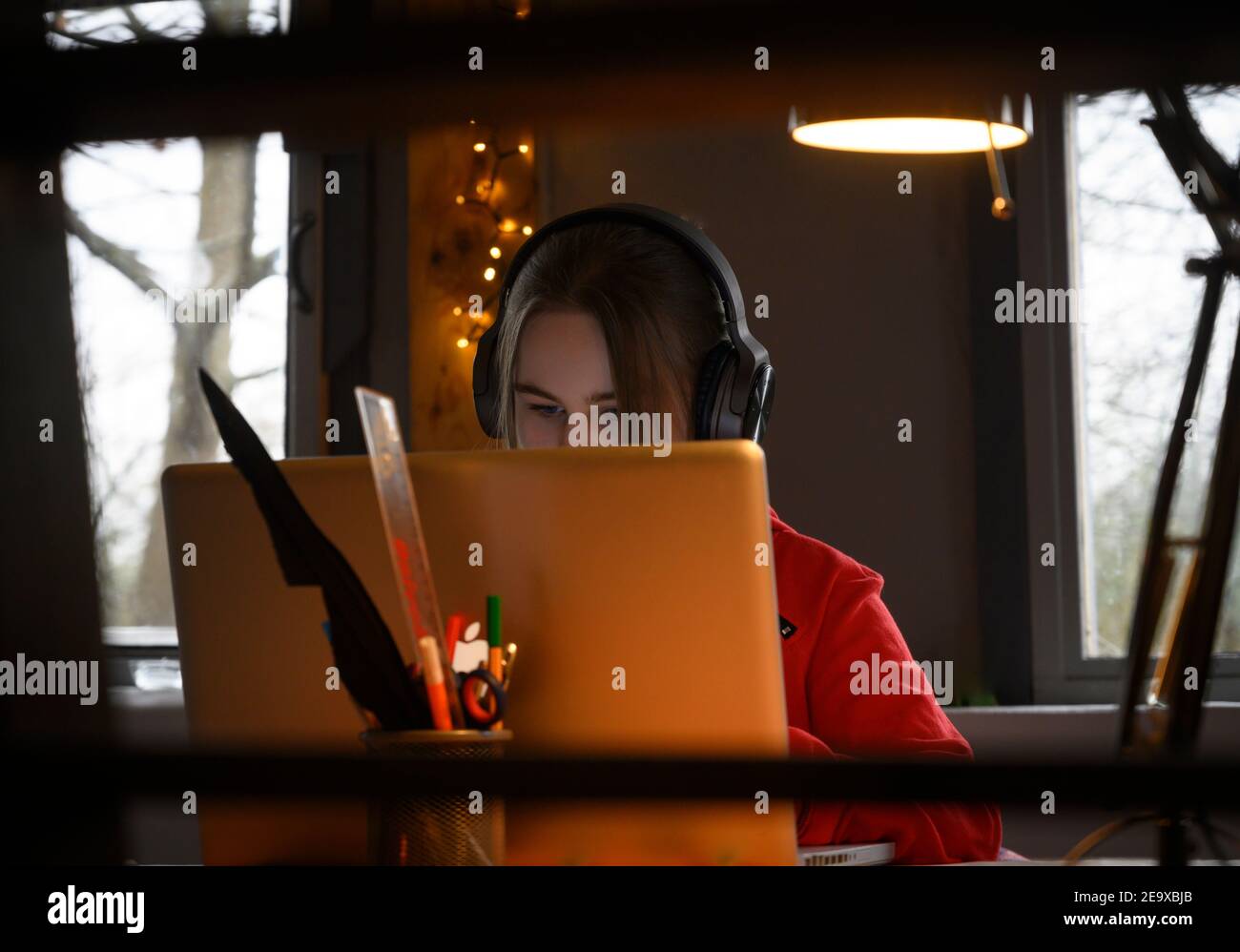 Home learning hi-res stock photography and images - Alamy