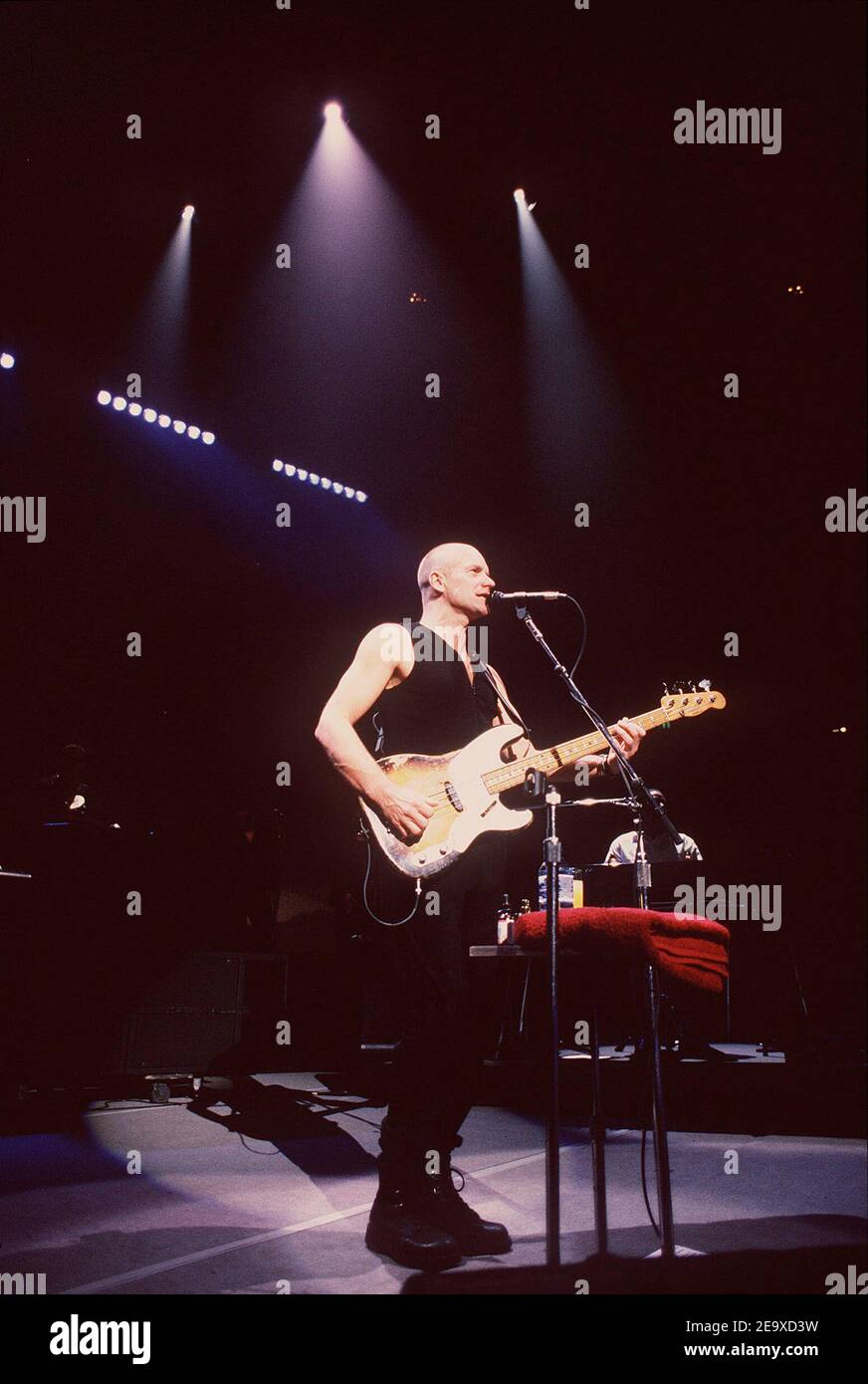 Sting instrument hi-res stock photography and images - Alamy