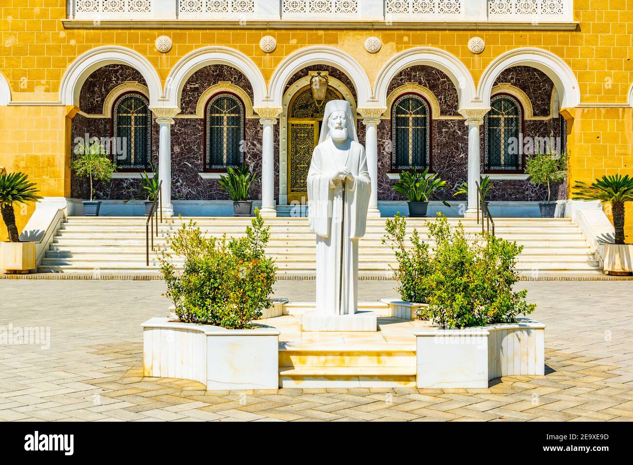 Makarios monument hi-res stock photography and images - Alamy