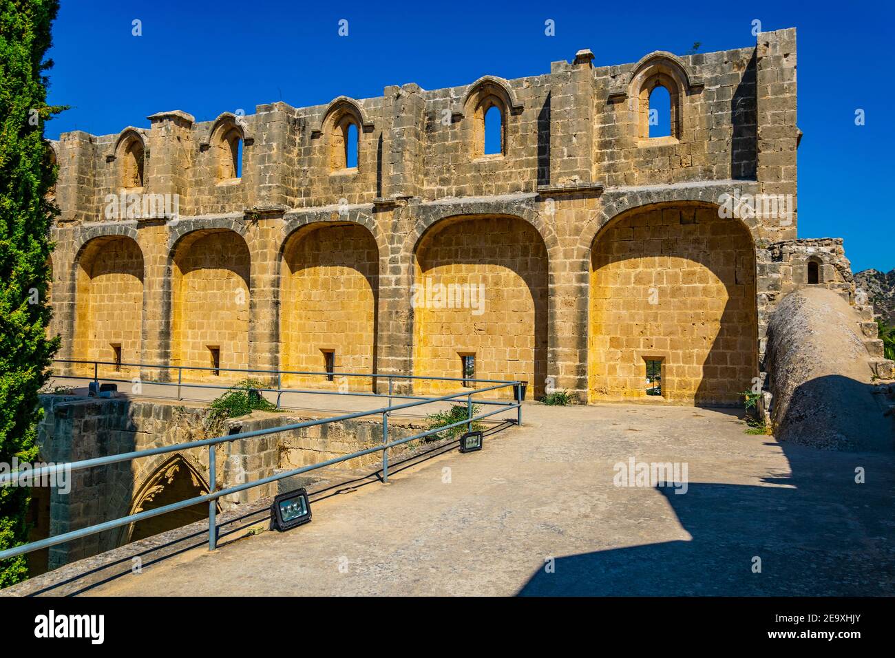 Bellapais abbey arch garden hi-res stock photography and images - Alamy