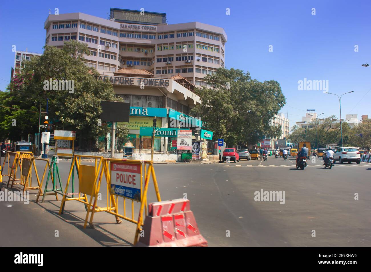 busy indian road ,busy Indian street scene Tamil Nadu Stock Photo - Alamy