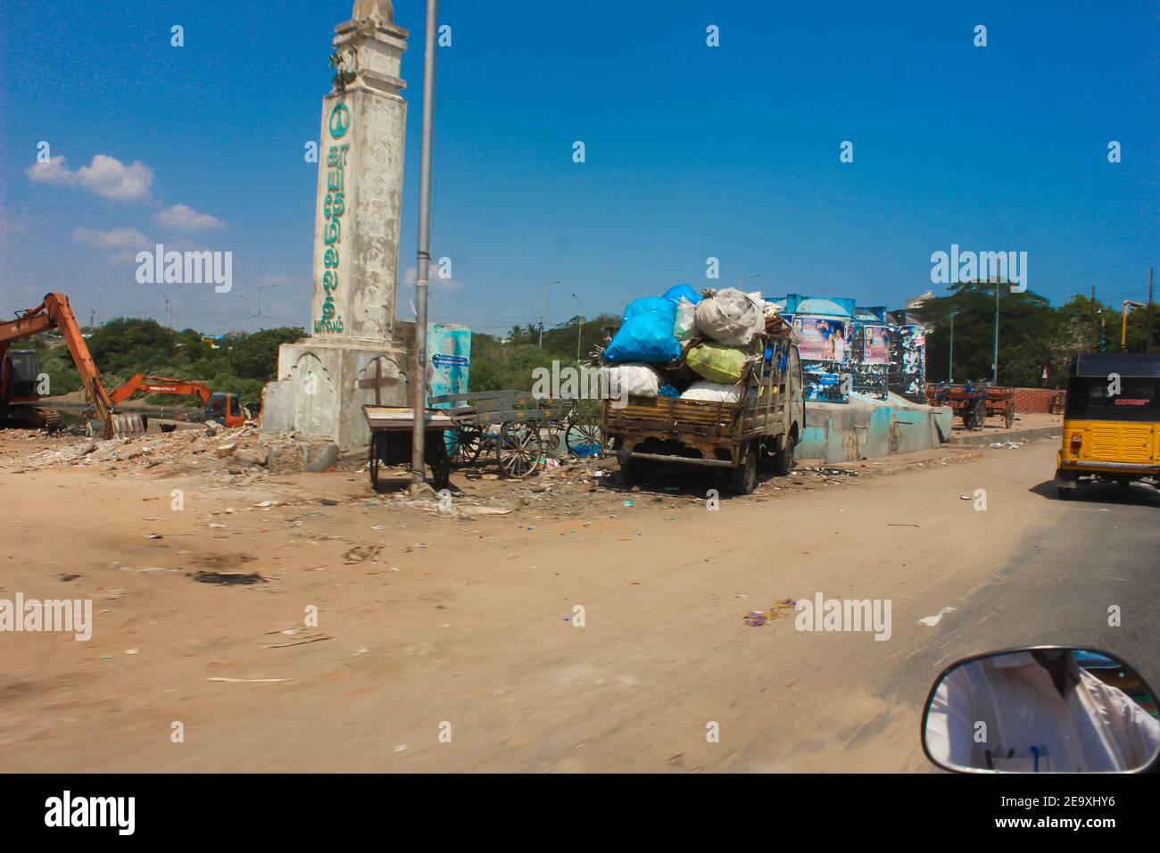 busy indian road ,busy Indian street scene Tamil Nadu Stock Photo - Alamy