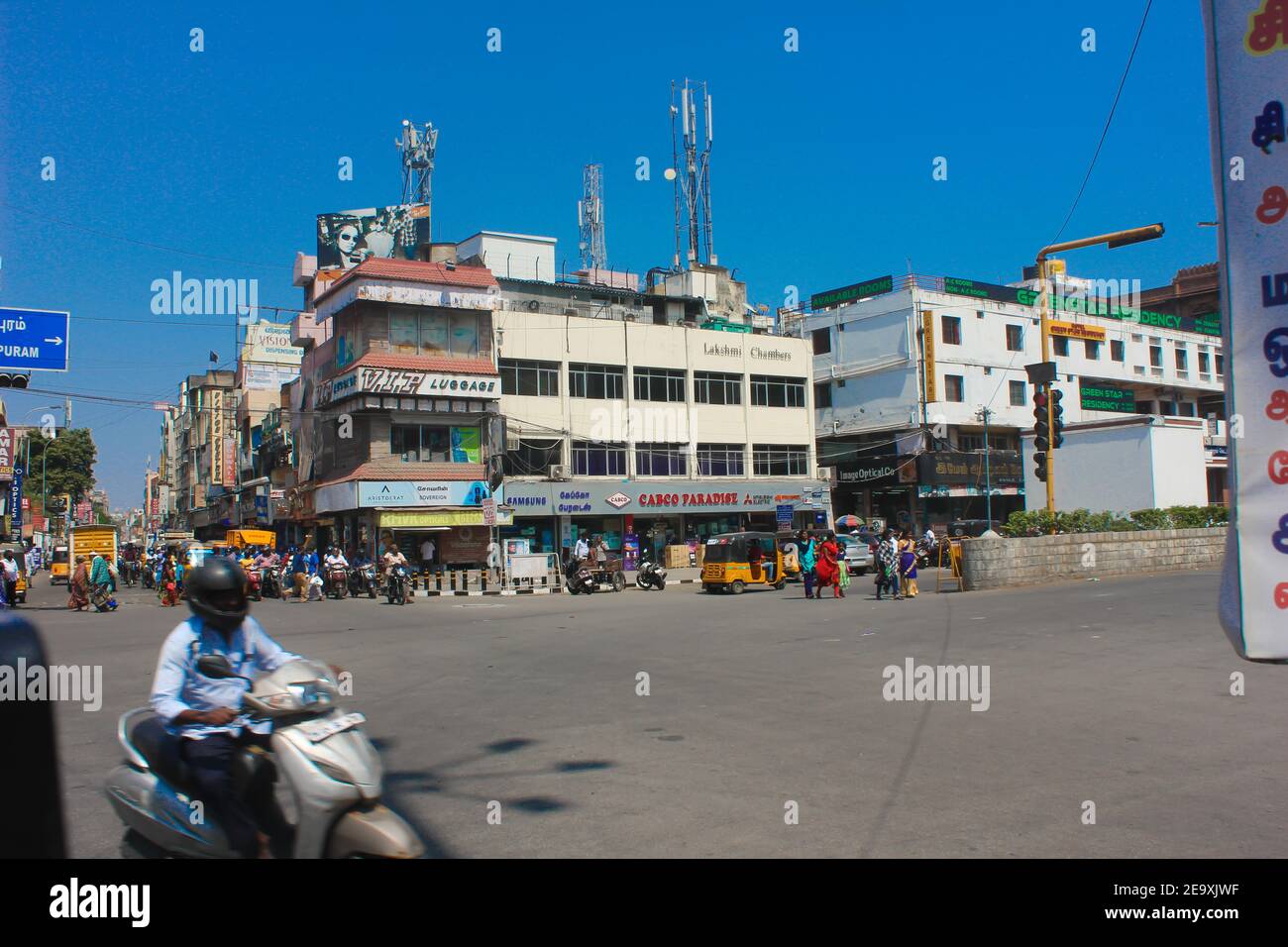 Indian old people walking, morning hi-res stock photography and images ...