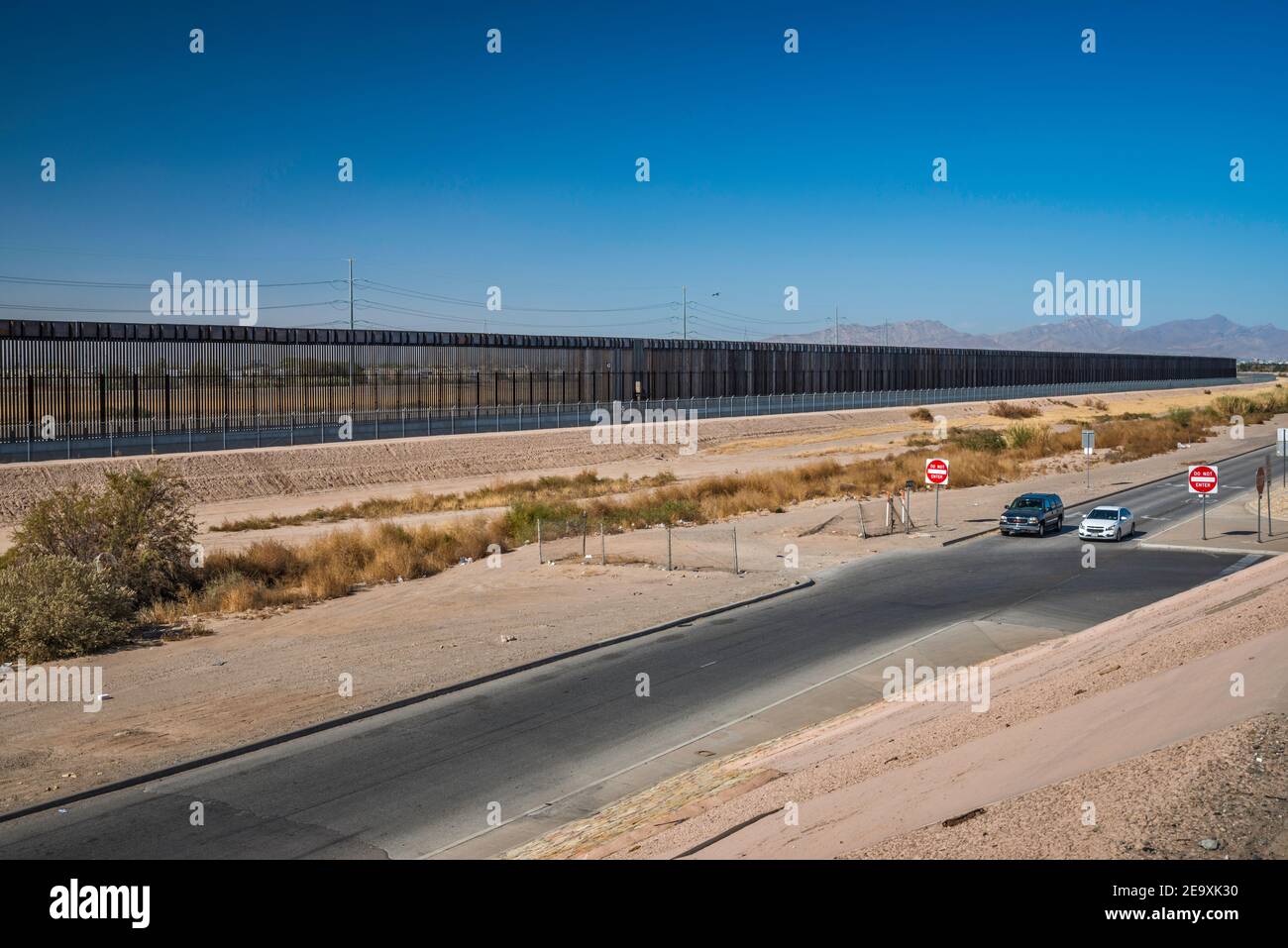Border wall, blocking view and access of Texas residents to Rio Grande ...