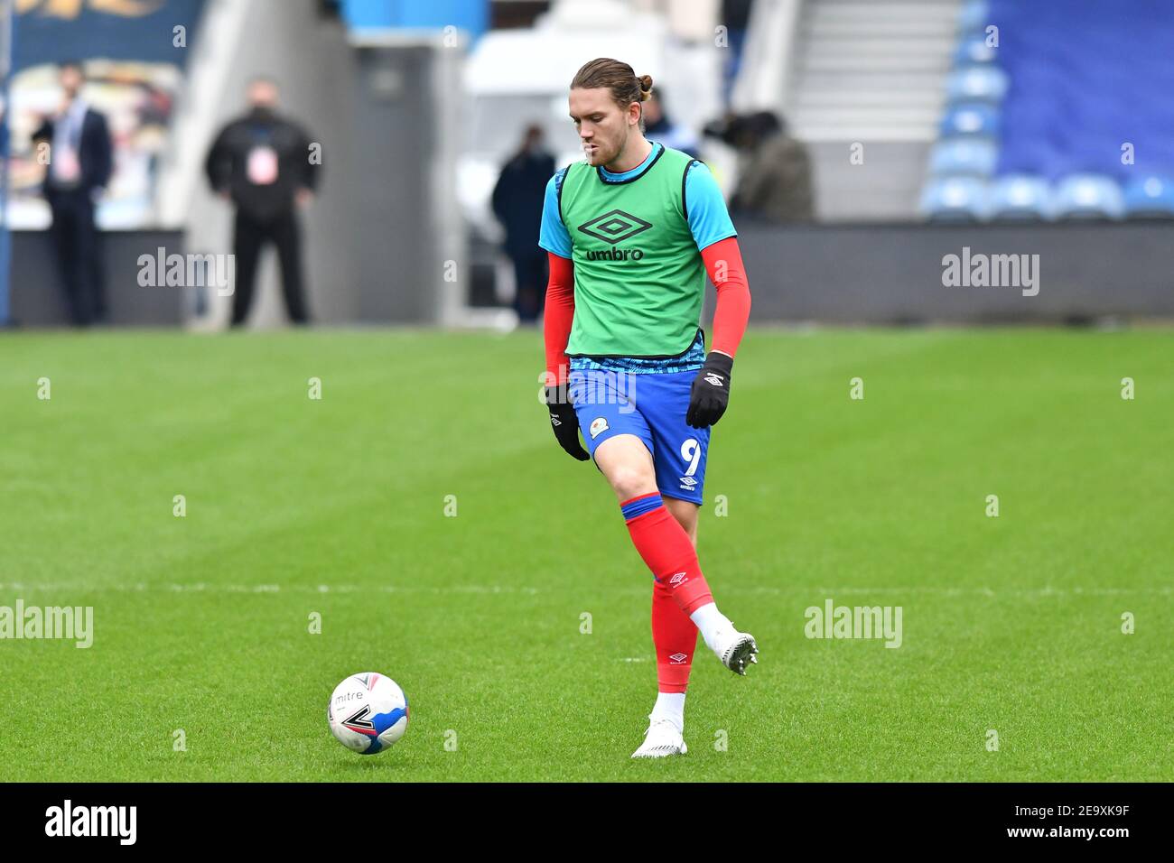 LONDON, ENGLAND. FEB 6TH: Sam Gallagher of Blackburn warming up before ...