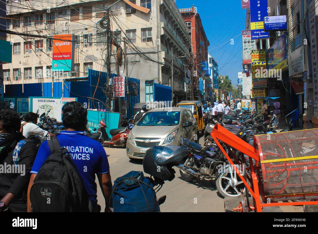 busy Indian street scene, busy indian roads Tamil Nadu Stock Photo - Alamy