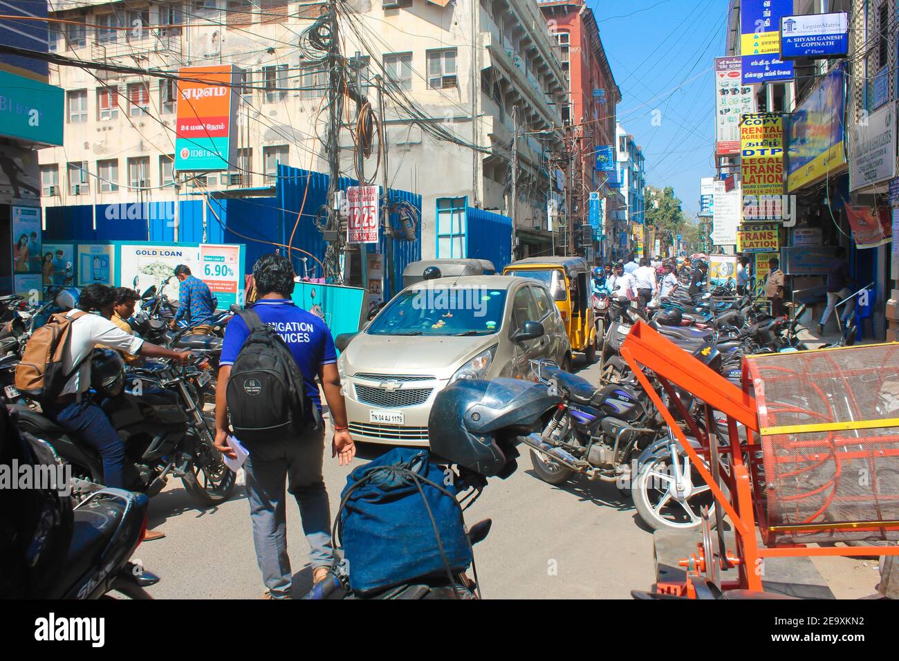 busy Indian street scene, busy indian roads Tamil Nadu Stock Photo - Alamy