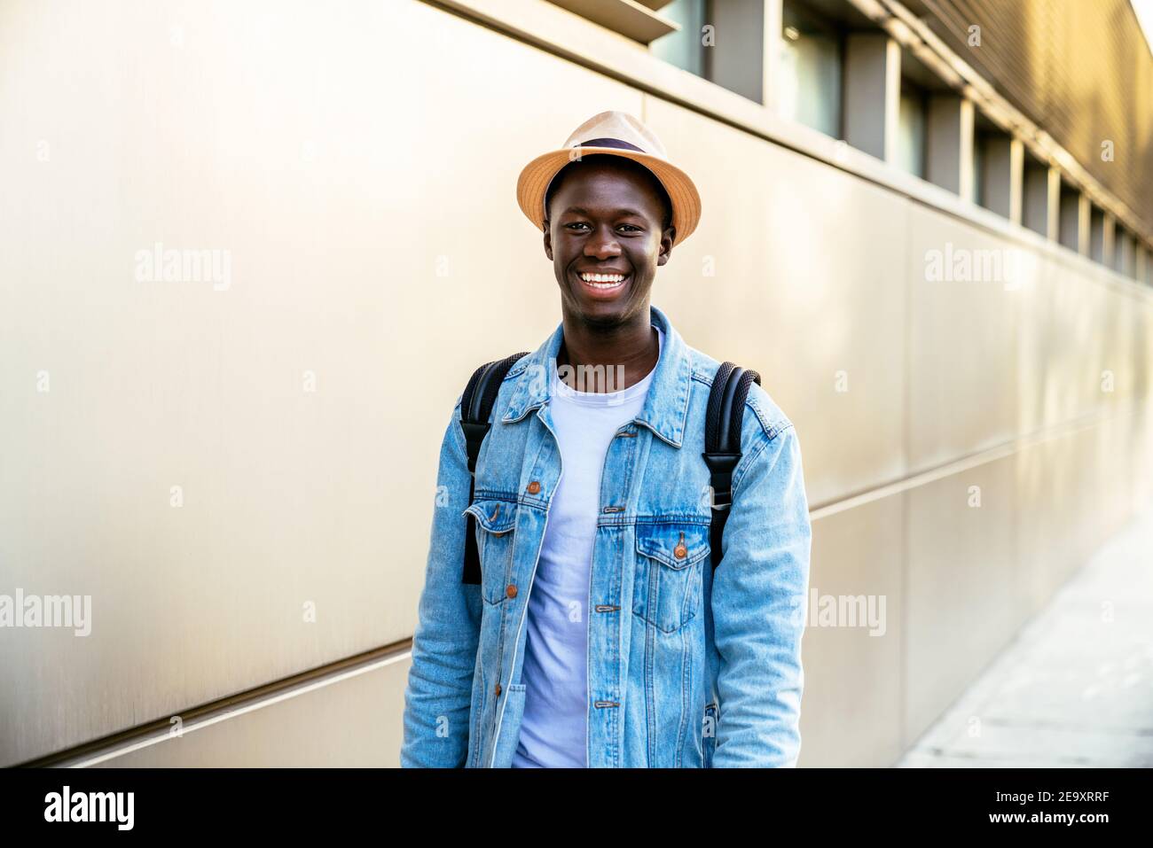 Man straight jacket hi-res stock photography and images - Alamy