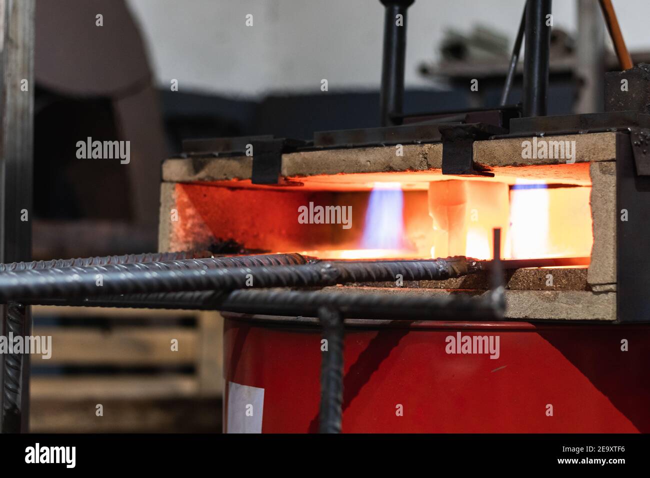 Furnace fire workshop hi-res stock photography and images - Alamy