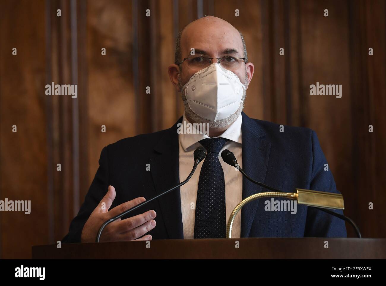 Star movement vito crimi hi-res stock photography and images - Alamy
