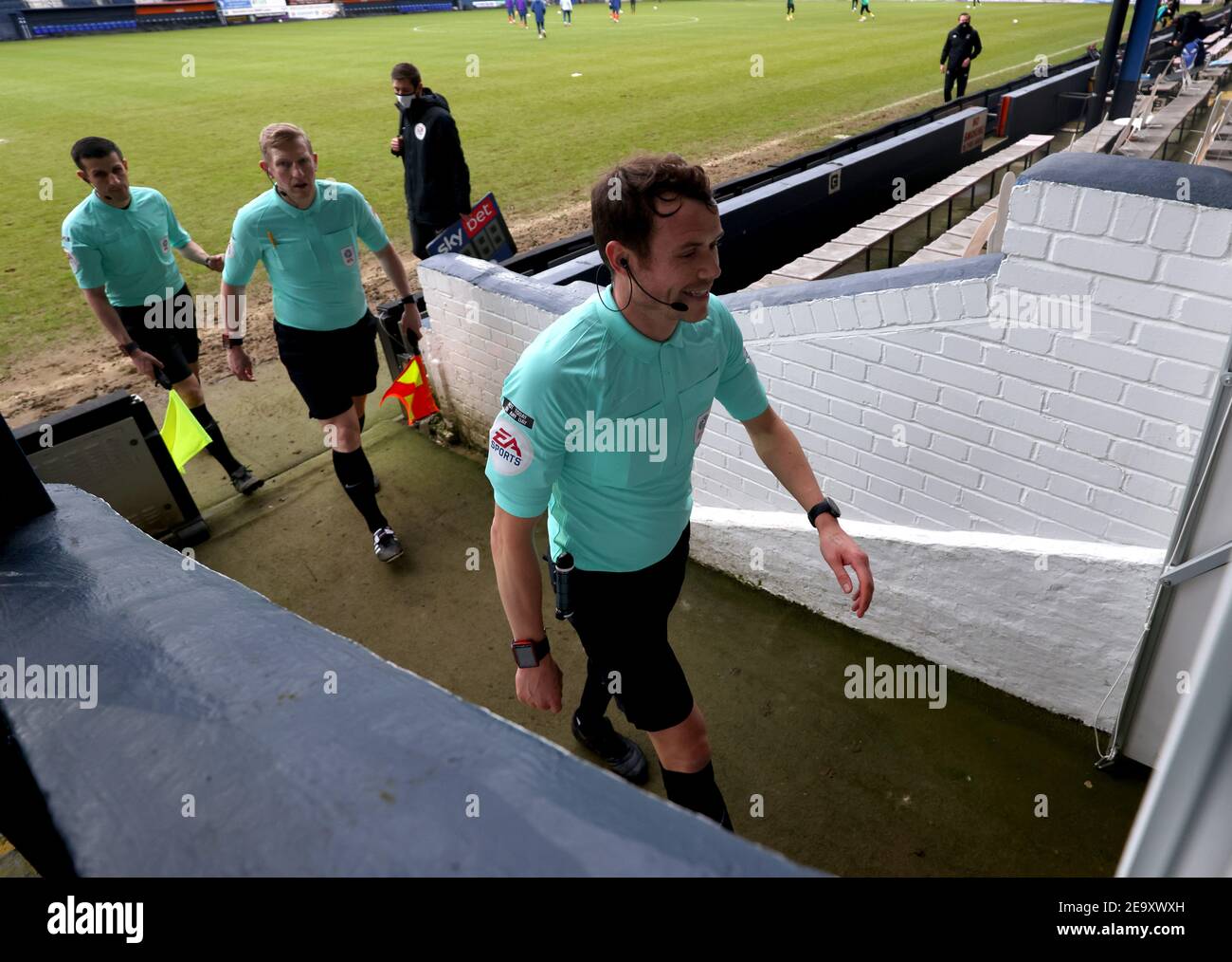 Leigh doughty referee hi-res stock photography and images - Alamy