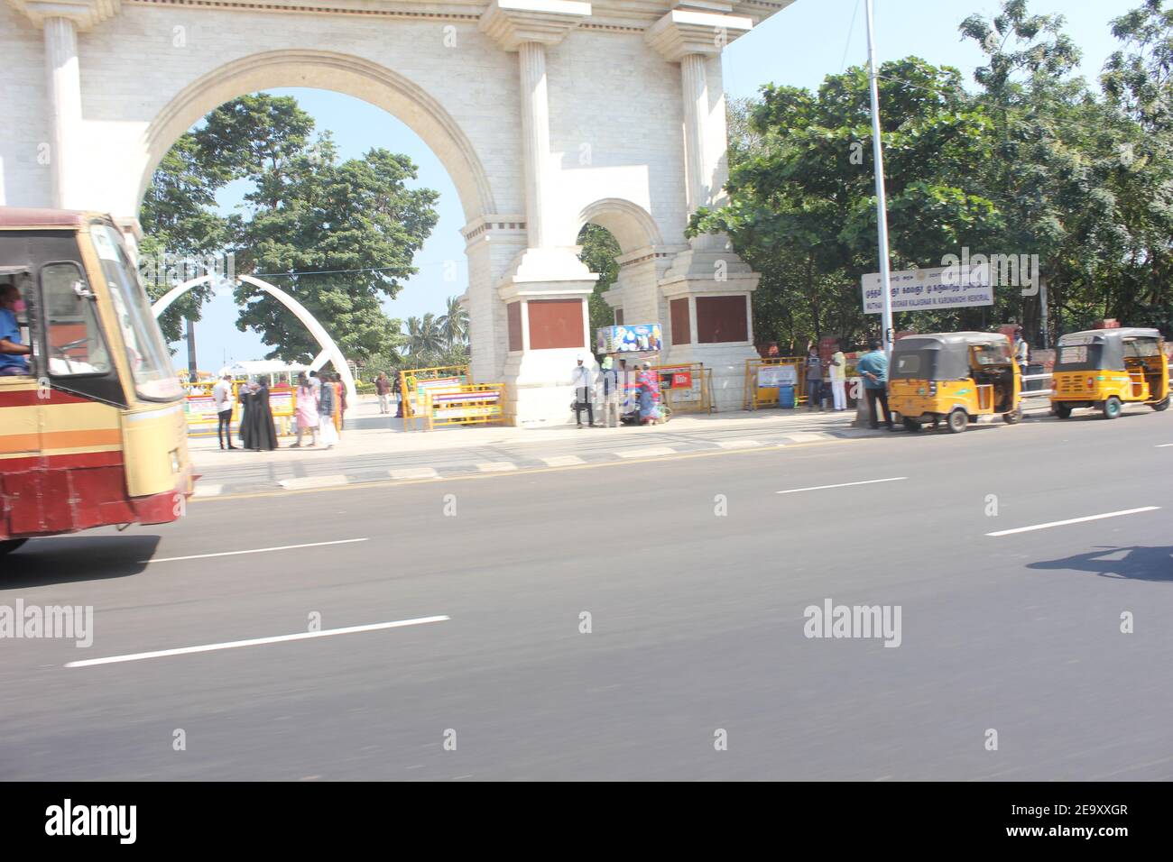 Convertible car with tourists on a tour of Havana's colonial facades on ...