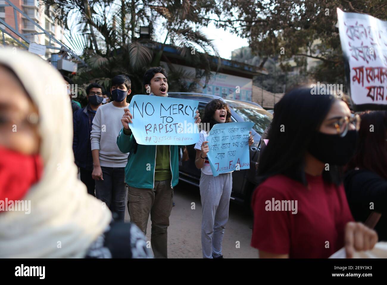Dhaka, Bangladesh. 6th Feb, 2021. A group of students came out with a ...