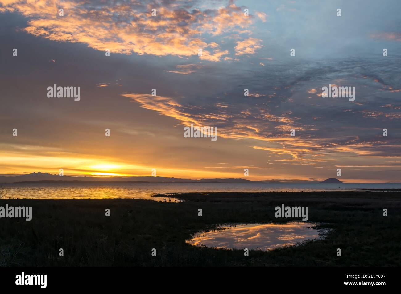 Sunrise at Boundary Bay BC Canada Stock Photo - Alamy