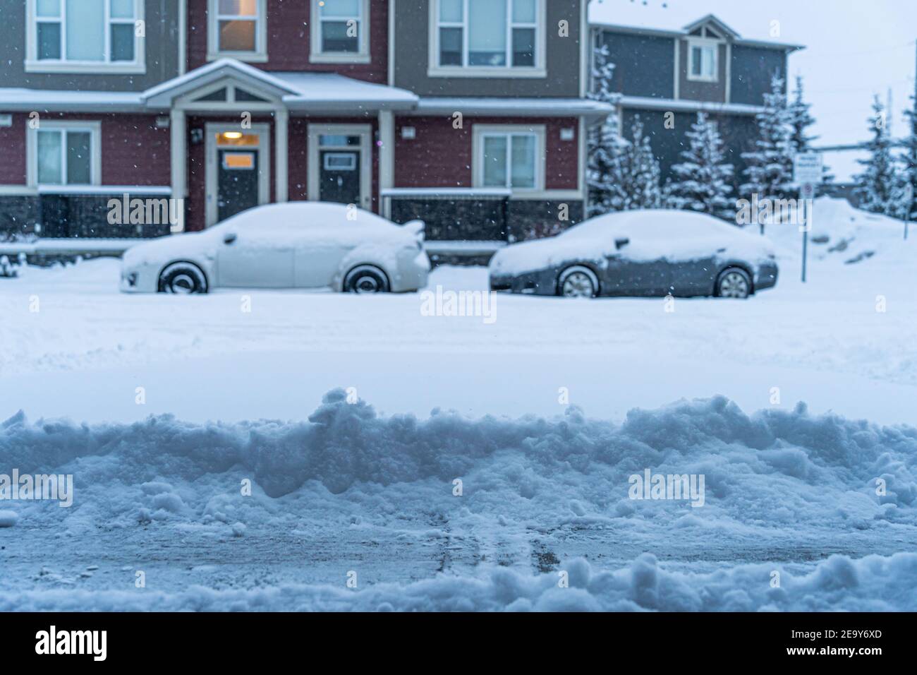 Home driveway hi-res stock photography and images - Alamy