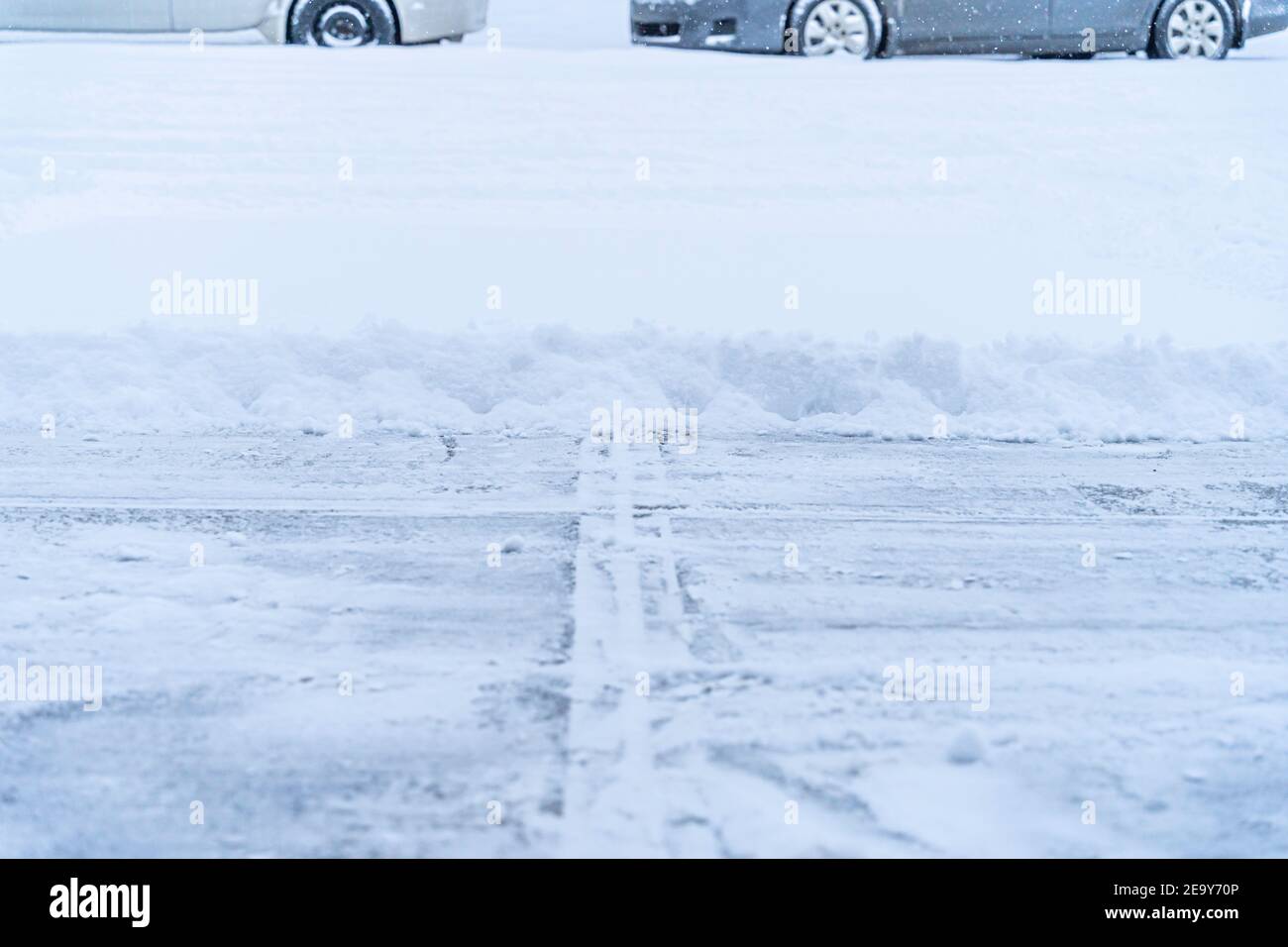 Season driveway hi-res stock photography and images - Alamy