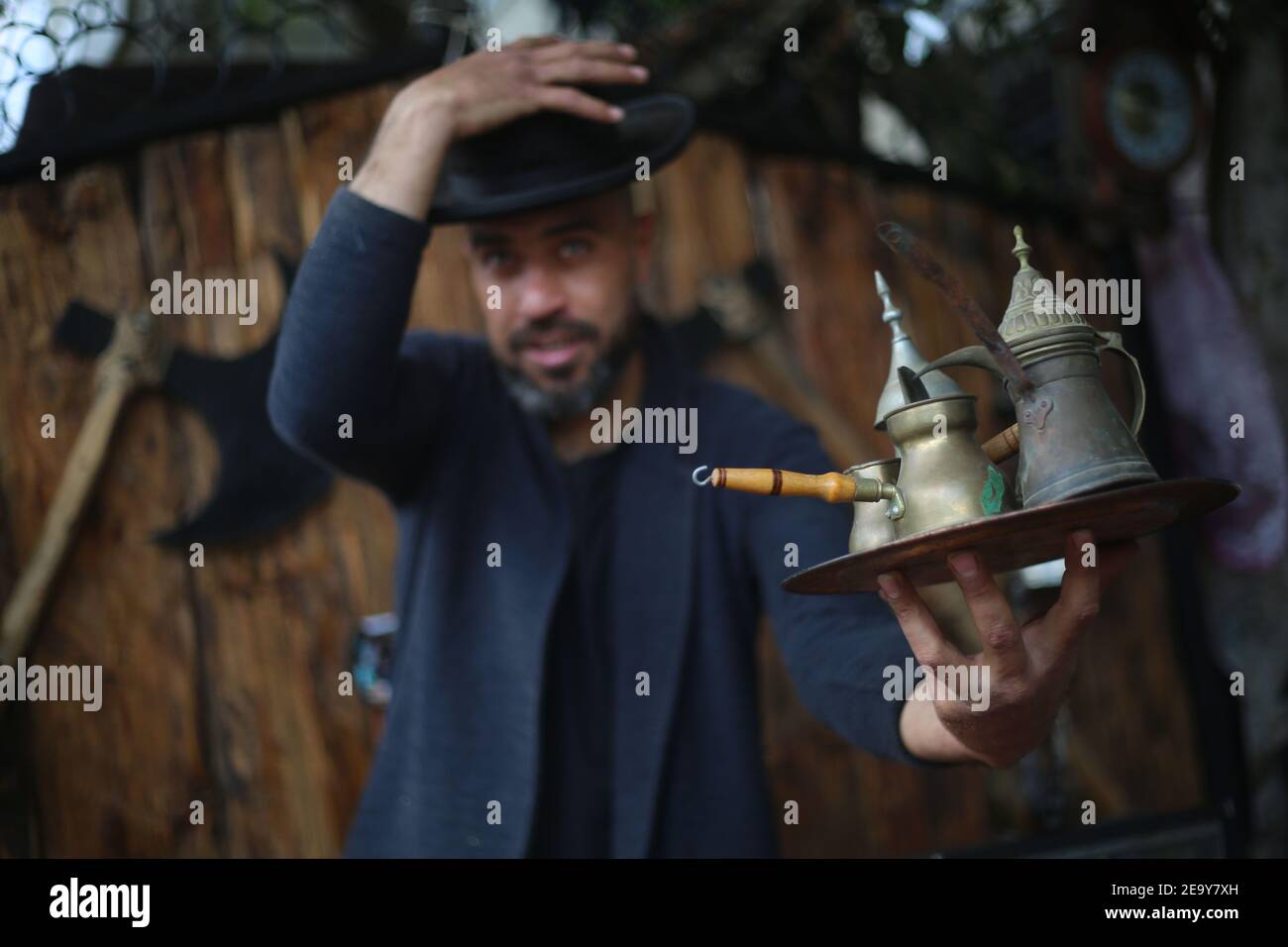 Rafah, The Gaza Strip, Palestine. 6th Feb, 2021. A Palestinian artists ...